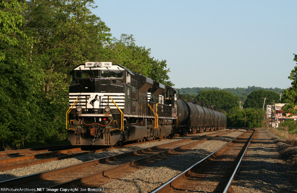 NS 1061 & 1043 on 64D